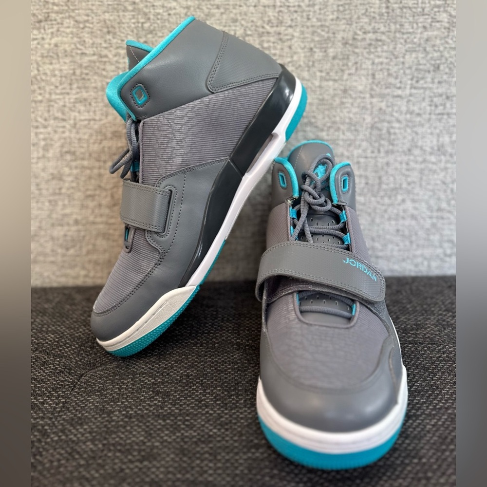 Jordan Flight Club 90s Cool Grey Gamma Blue - Gem